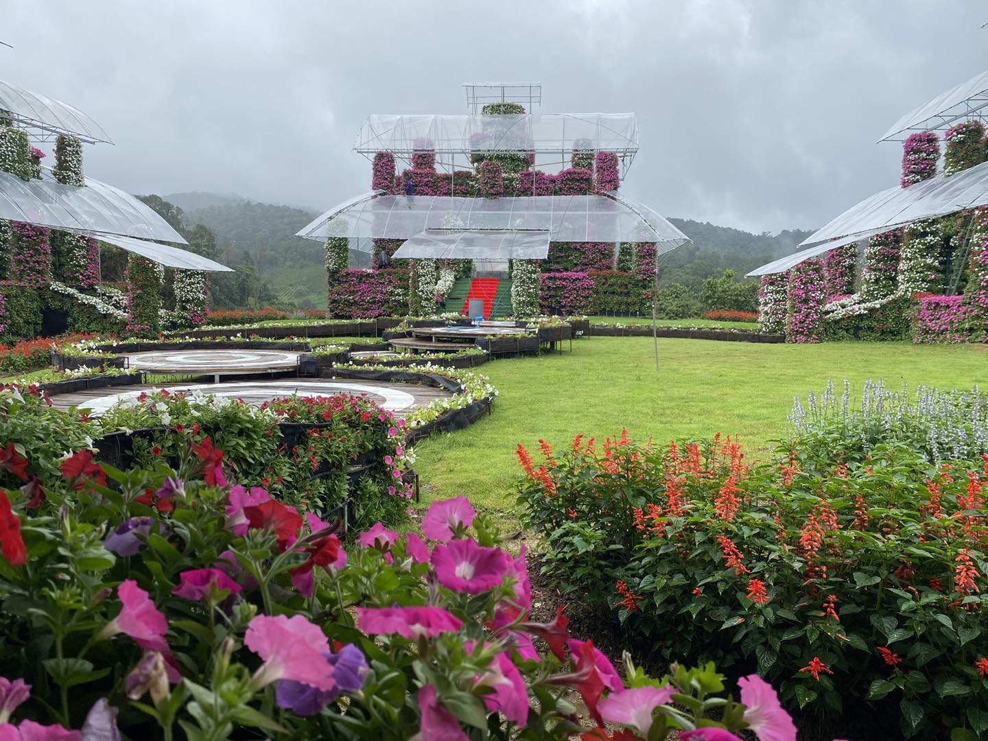 ส่องไฮไลท์! The First Miracle Flower Castle ทำไมต้องไปเช็กอิน ปราสาท ...
